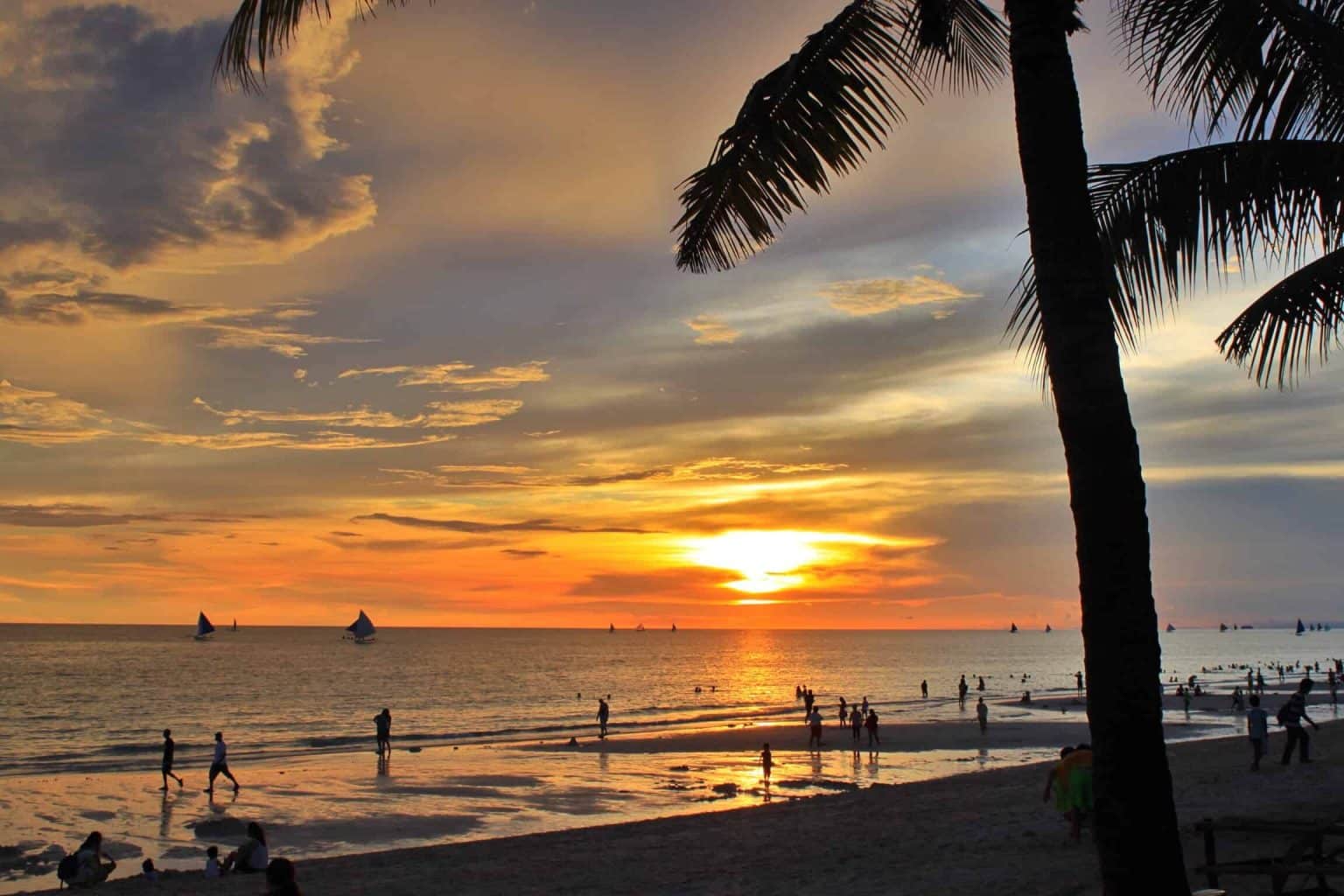The Insanely Beautiful Sunsets of Boracay - Adventurous Miriam